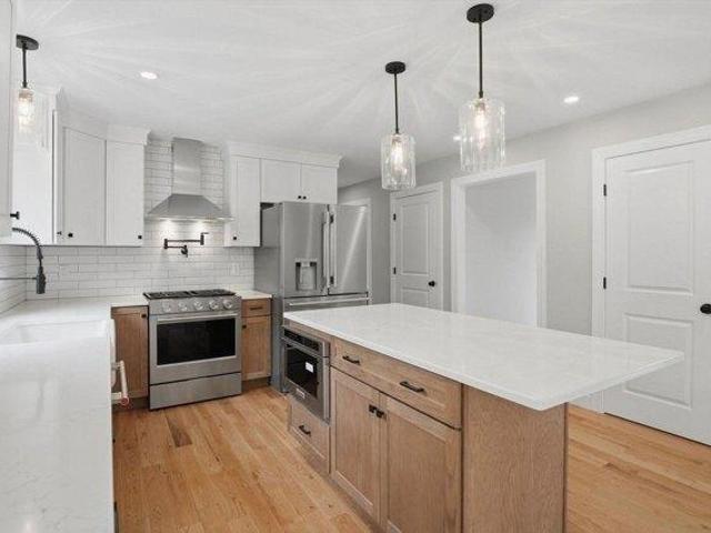 house with 4 bedroom, Uxbridge MA DS103186095