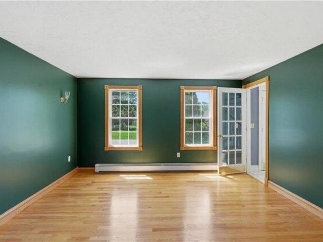 house with 4 bedroom, Uxbridge MA DS103431006
