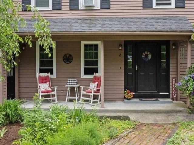 house with 4 bedroom, Uxbridge MA DS103431645