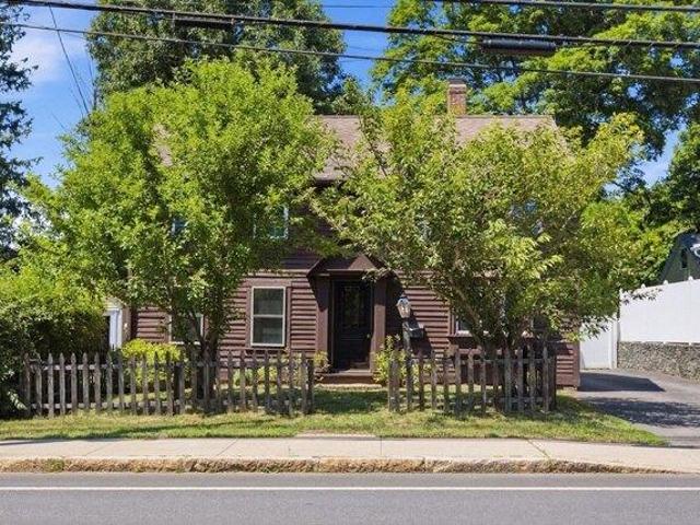 house with 4 bedroom, Uxbridge MA DS104079469