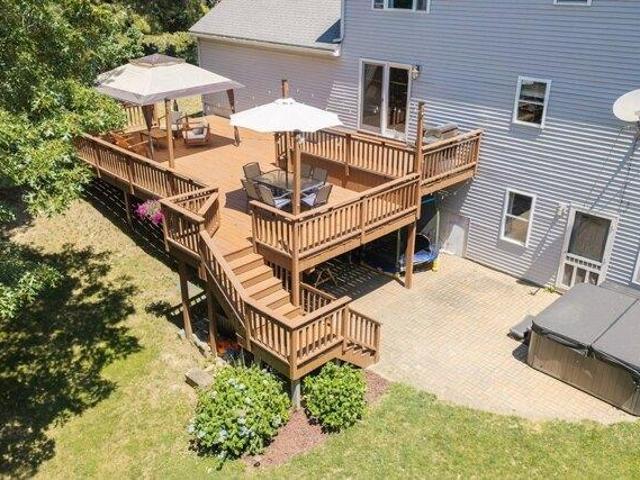 house with 4 bedroom, Uxbridge MA DS104008249