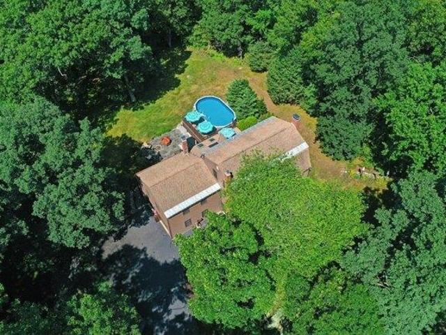 house with 4 bedroom, Uxbridge MA DS104149466