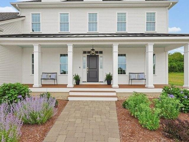 house with 4 bedroom, Uxbridge MA DS104481198