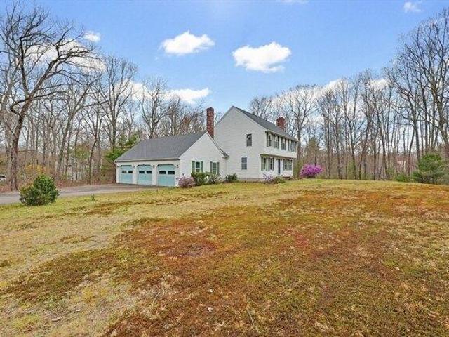 house with 4 bedroom, Uxbridge MA ES103098989