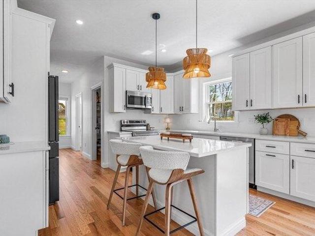 house with 4 bedroom, Uxbridge MA ES103158724