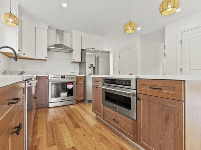 house with 4 bedroom, Uxbridge MA ES103159264