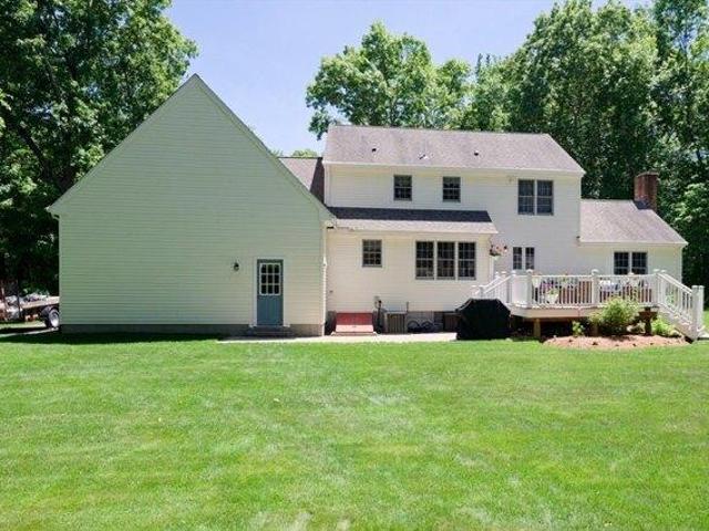 house with 4 bedroom, Uxbridge MA ES103163137