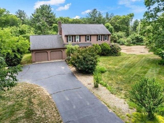 house with 4 bedroom, Uxbridge MA ES103431645