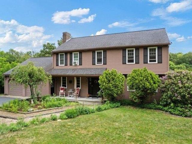 house with 4 bedroom, Uxbridge MA ES103809778