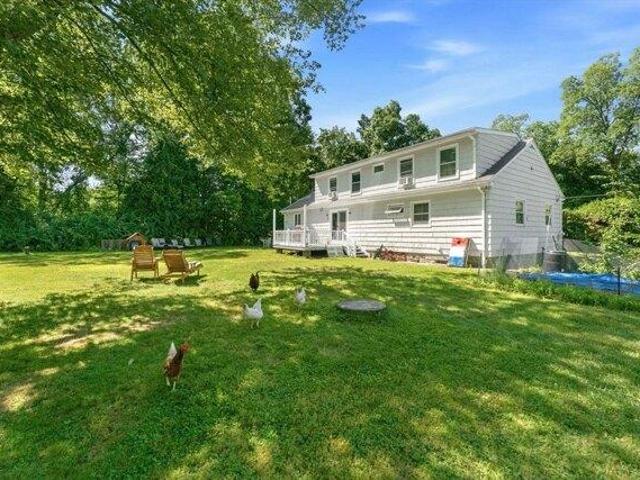 house with 4 bedroom, Uxbridge MA ES104898171