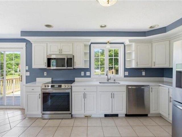 house with 4 bedroom, Uxbridge MA ES104905671