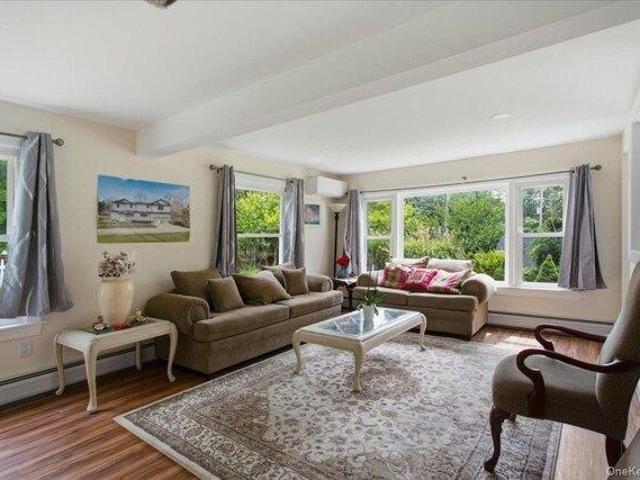 house with 4 bedroom, Valley Cottage NY ES105190389