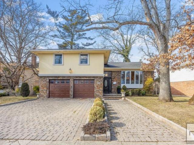 house with 4 bedroom, VALLEY STREAM NY DLS87777127
