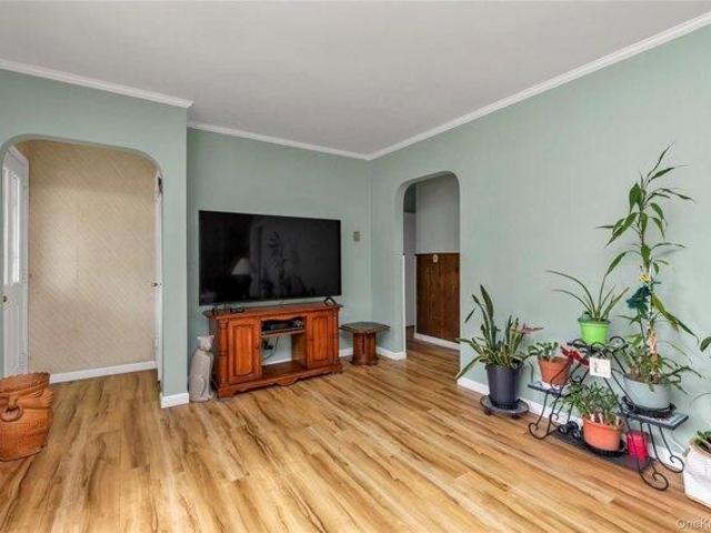 house with 4 bedroom, Valley Stream NY DS103604165