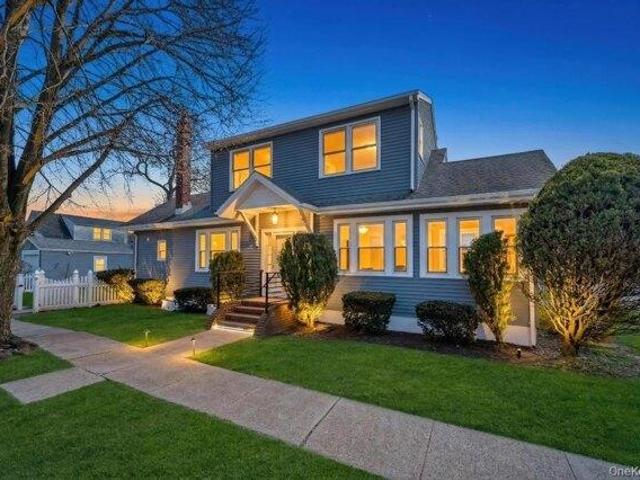 house with 4 bedroom, Valley Stream NY ES103603282