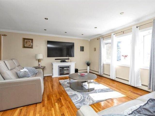 house with 4 bedroom, Valley Stream NY ES103603483