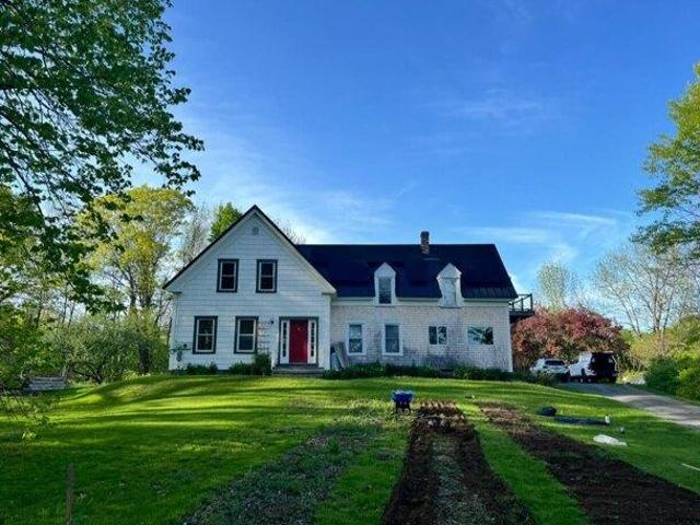 house with 4 bedroom, Vassalboro ME ES104148657