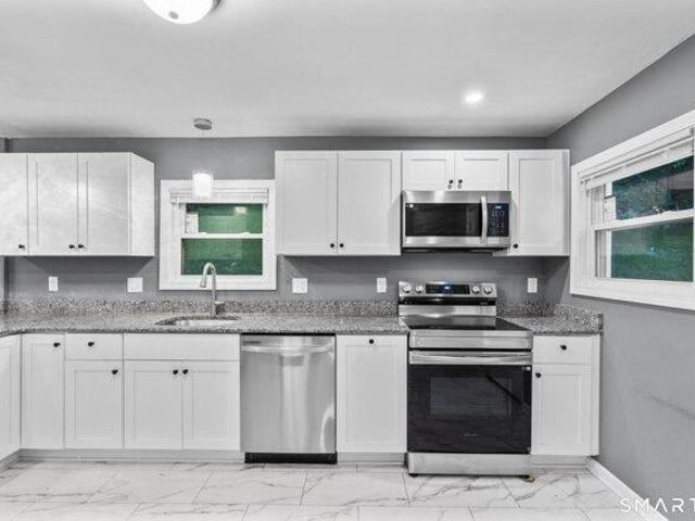 house with 4 bedroom, Vernon CT ES104480598