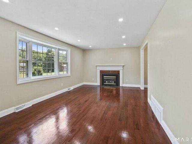 house with 4 bedroom, Vernon CT ES104922055