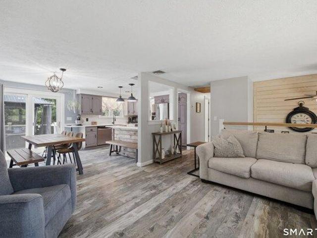 house with 4 bedroom, Vernon CT ES105105883