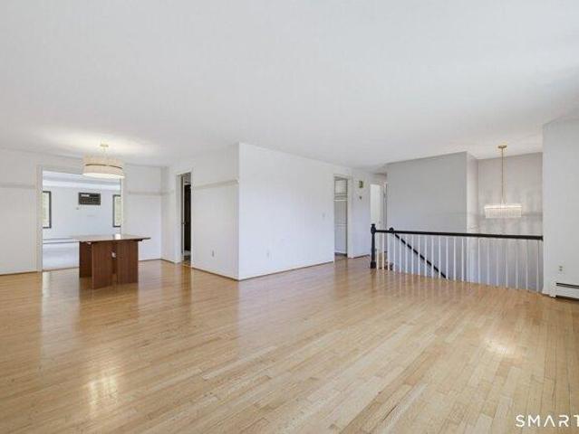 house with 4 bedroom, Vernon CT ES105117053