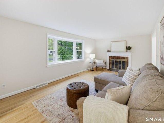 house with 4 bedroom, Vernon CT ES105142013