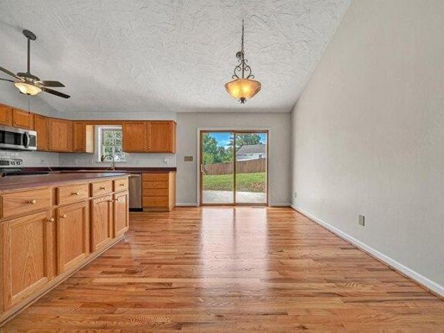 house with 4 bedroom, Vinton VA ES103600865