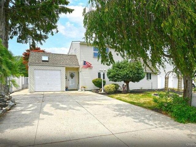 house with 4 bedroom, Wantagh NY ES104904255