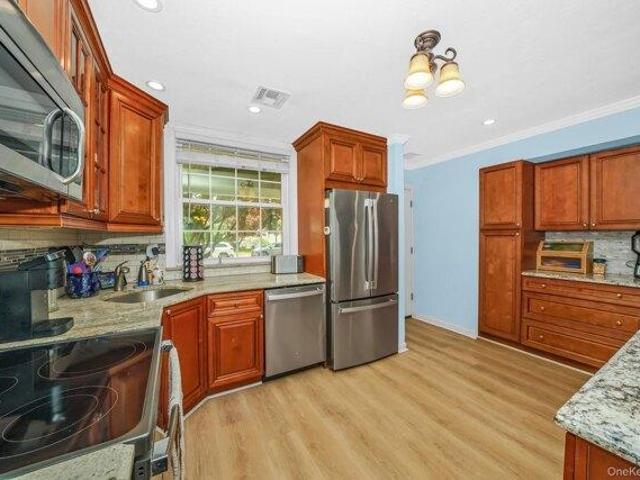 house with 4 bedroom, Wantagh NY ES104906532