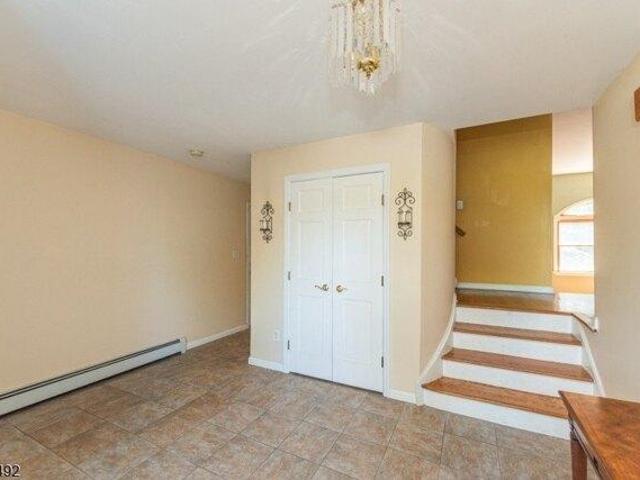 house with 4 bedroom, Wanaque NJ ES104409725