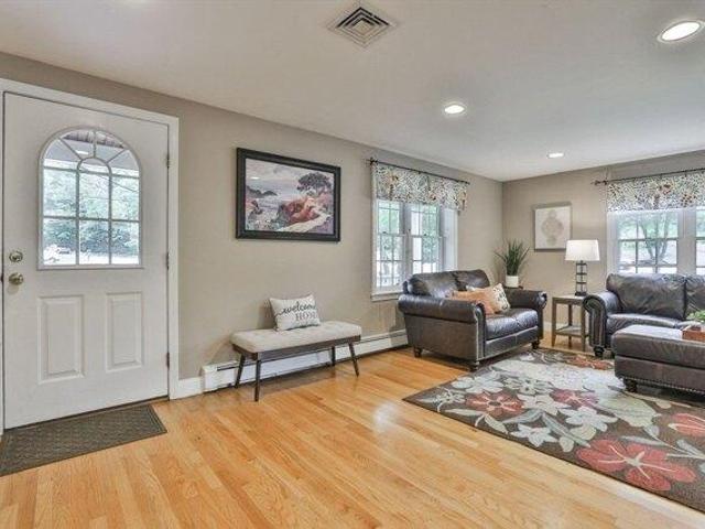 house with 4 bedroom, Wakefield MA ES104373809
