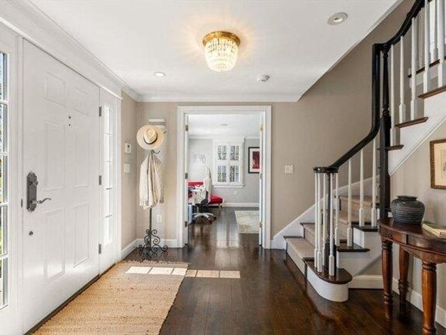 house with 4 bedroom, Waltham MA DLS102370942