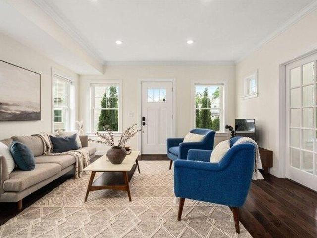 house with 4 bedroom, Waltham MA DLS102563565