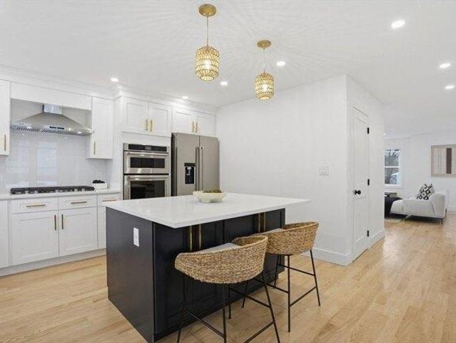 house with 4 bedroom, Waltham MA DS103849248