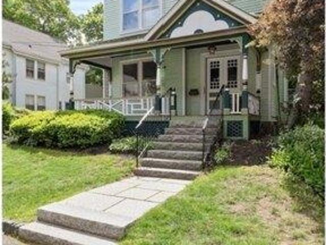 house with 4 bedroom, Waltham MA ES104352808