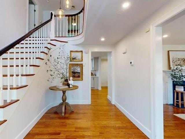 house with 4 bedroom, Waltham MA ES104543479