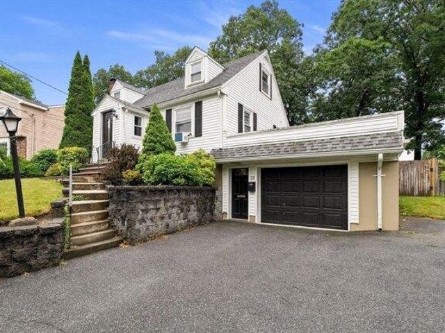 house with 4 bedroom, Waltham MA ES105156500