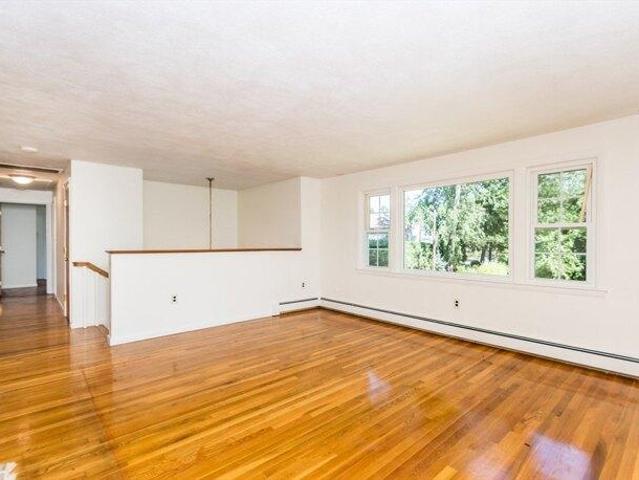 house with 4 bedroom, Waltham MA ES105160458