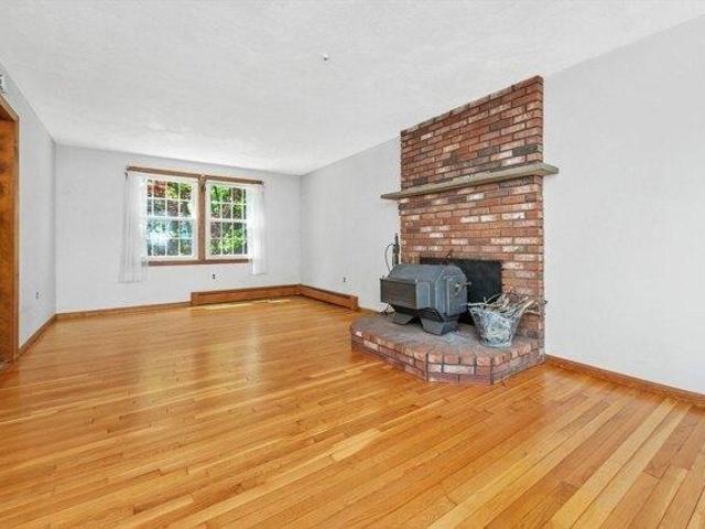 house with 4 bedroom, Waltham MA ES103070522
