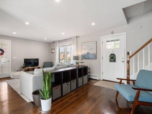 house with 4 bedroom, Waltham MA ES103431497