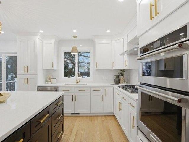 house with 4 bedroom, Waltham MA ES103849248