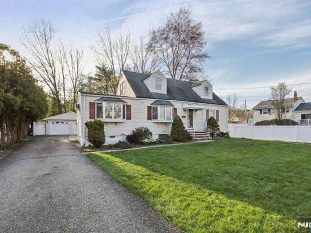 house with 4 bedroom, Waldwick NJ DLS101706779
