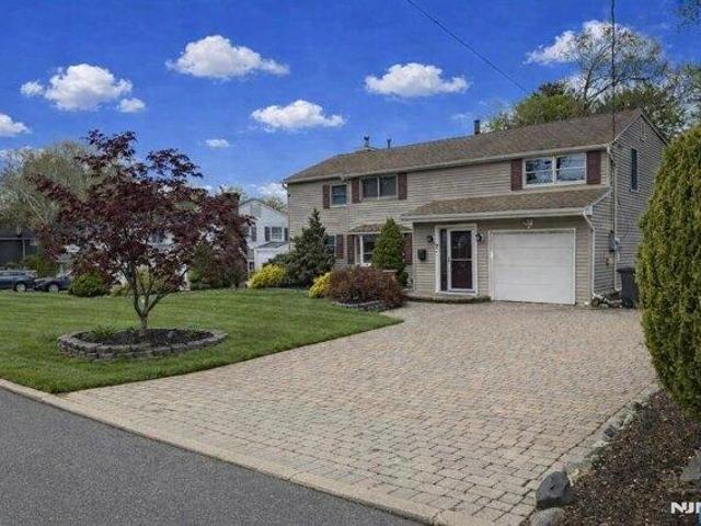 house with 4 bedroom, Waldwick NJ DLS102026228
