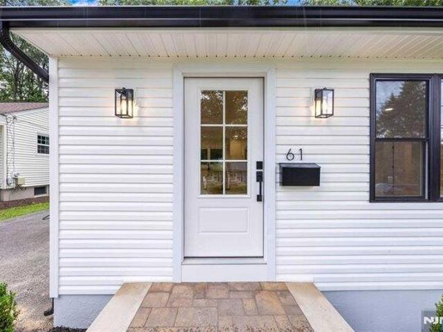 house with 4 bedroom, Waldwick NJ ES104571309