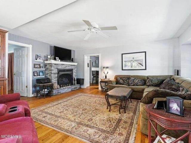 house with 4 bedroom, Wall NJ ES104920574