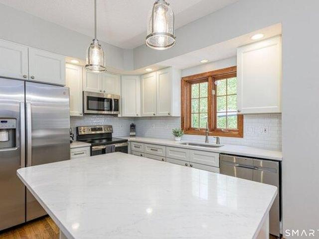 house with 4 bedroom, Wallingford CT ES103124922