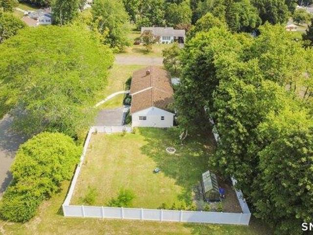 house with 4 bedroom, Wallingford CT ES104444784