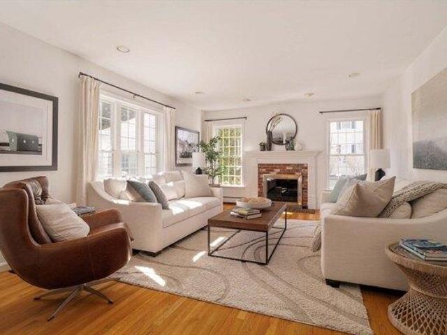 house with 4 bedroom, Walpole MA DLS103019780