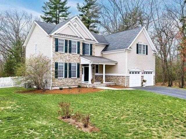 house with 4 bedroom, Walpole MA DS104151119