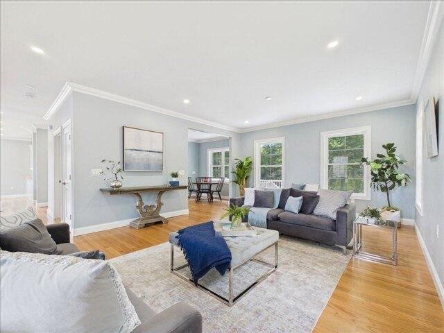 house with 4 bedroom, Walpole MA DS104264037